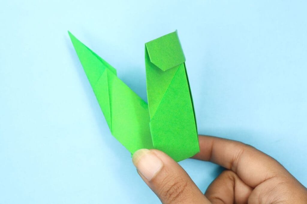 How to Fold an Easy Origami Snake - Origami Way